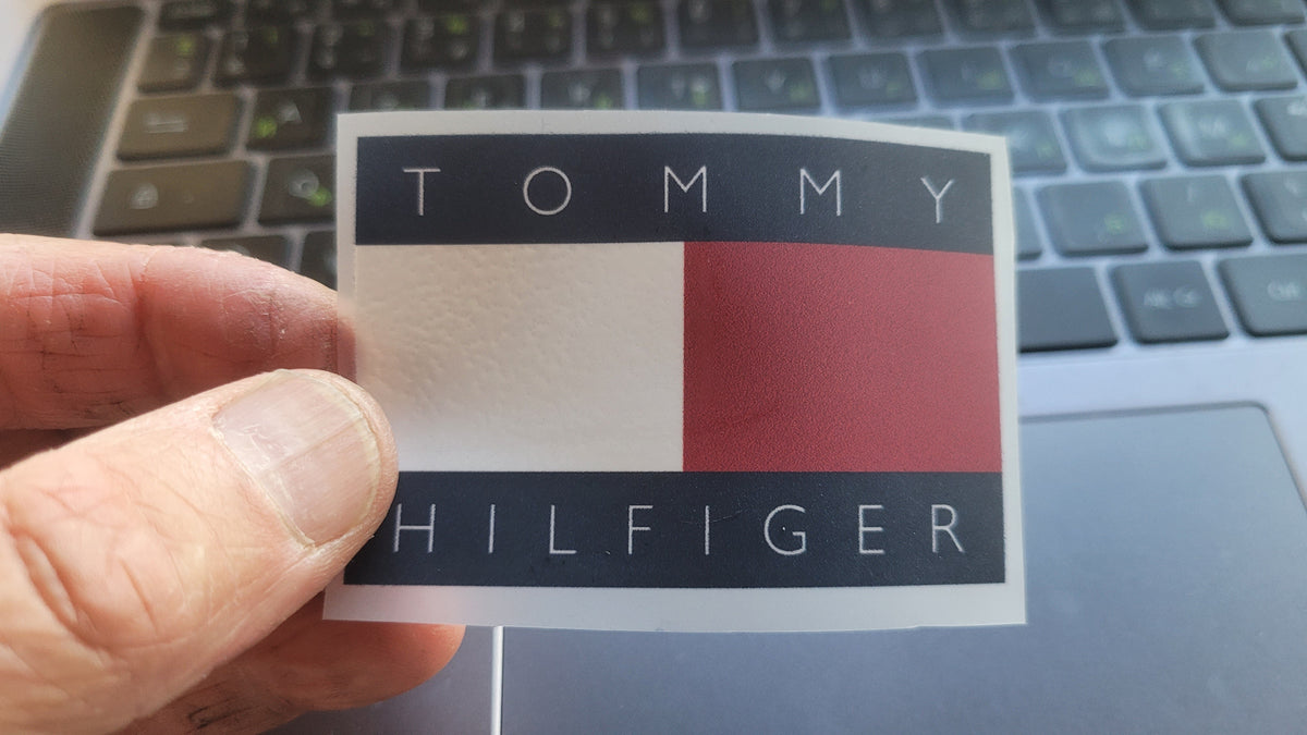Tommy Small Color Logo – Customisation Club